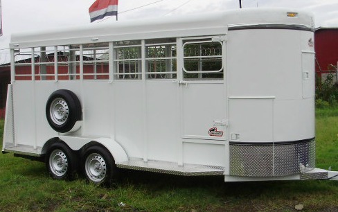 Trailer para caballos - Carrocerías y Remolques El Veloz