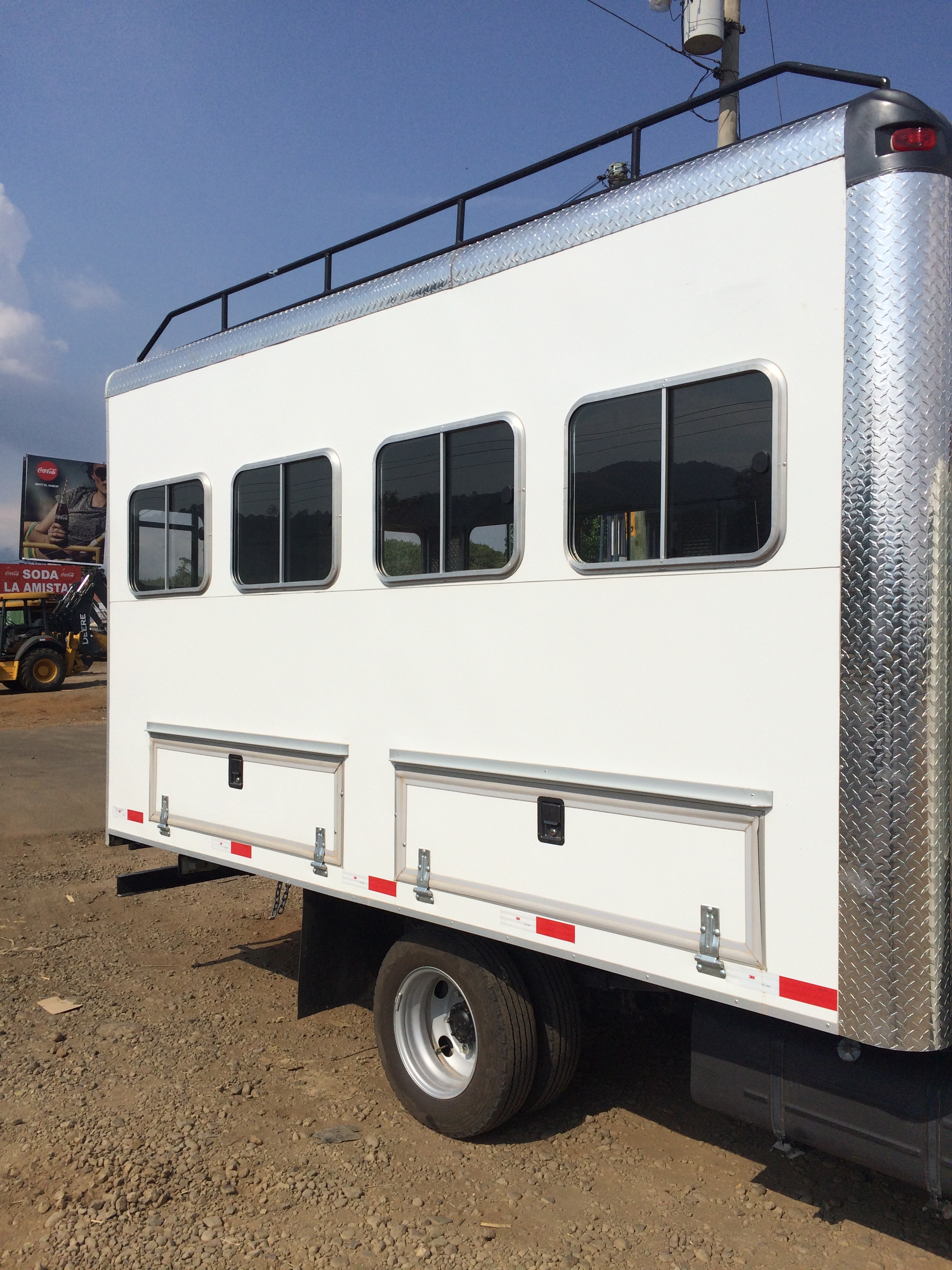 Trailers especiales - Carrocerías y Remolques El Veloz